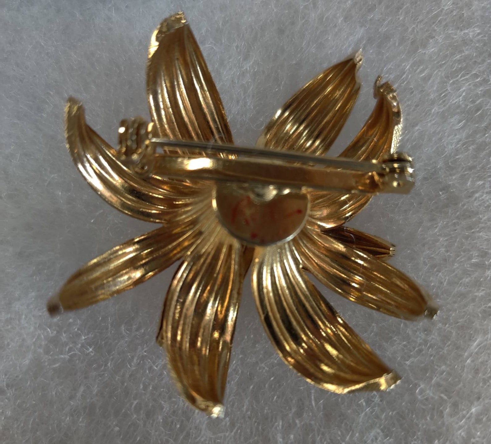 Gold Mesh Flower Petal Pearl Pin 1960's VTG - Etsy