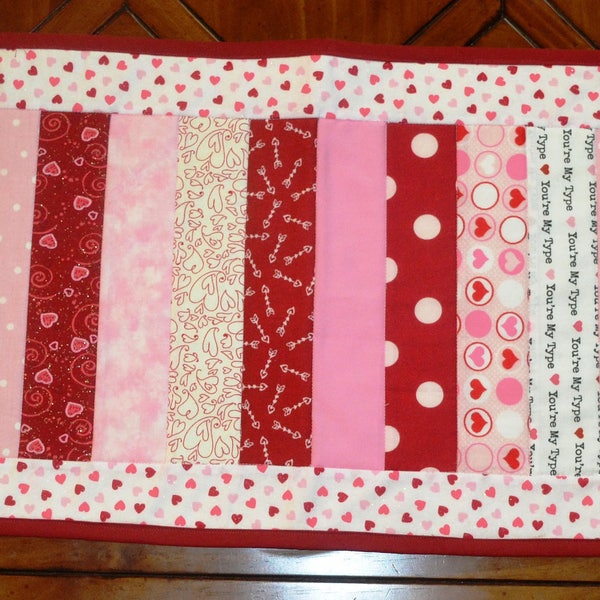 Quilted Valentine Table Runner - Etsy