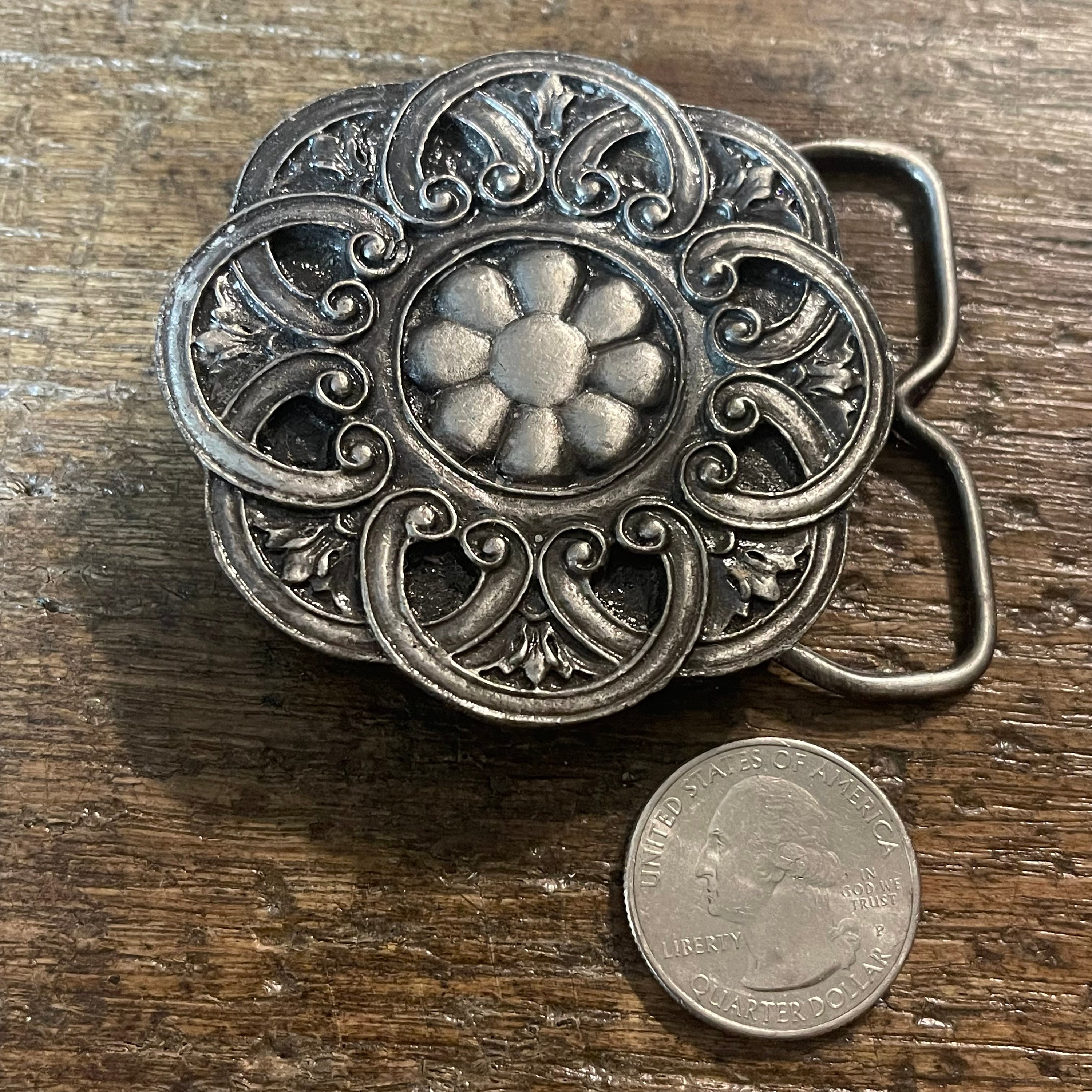 Vintage Circle Geometric Floral Themed Pewter Colored Belt Buckle ...