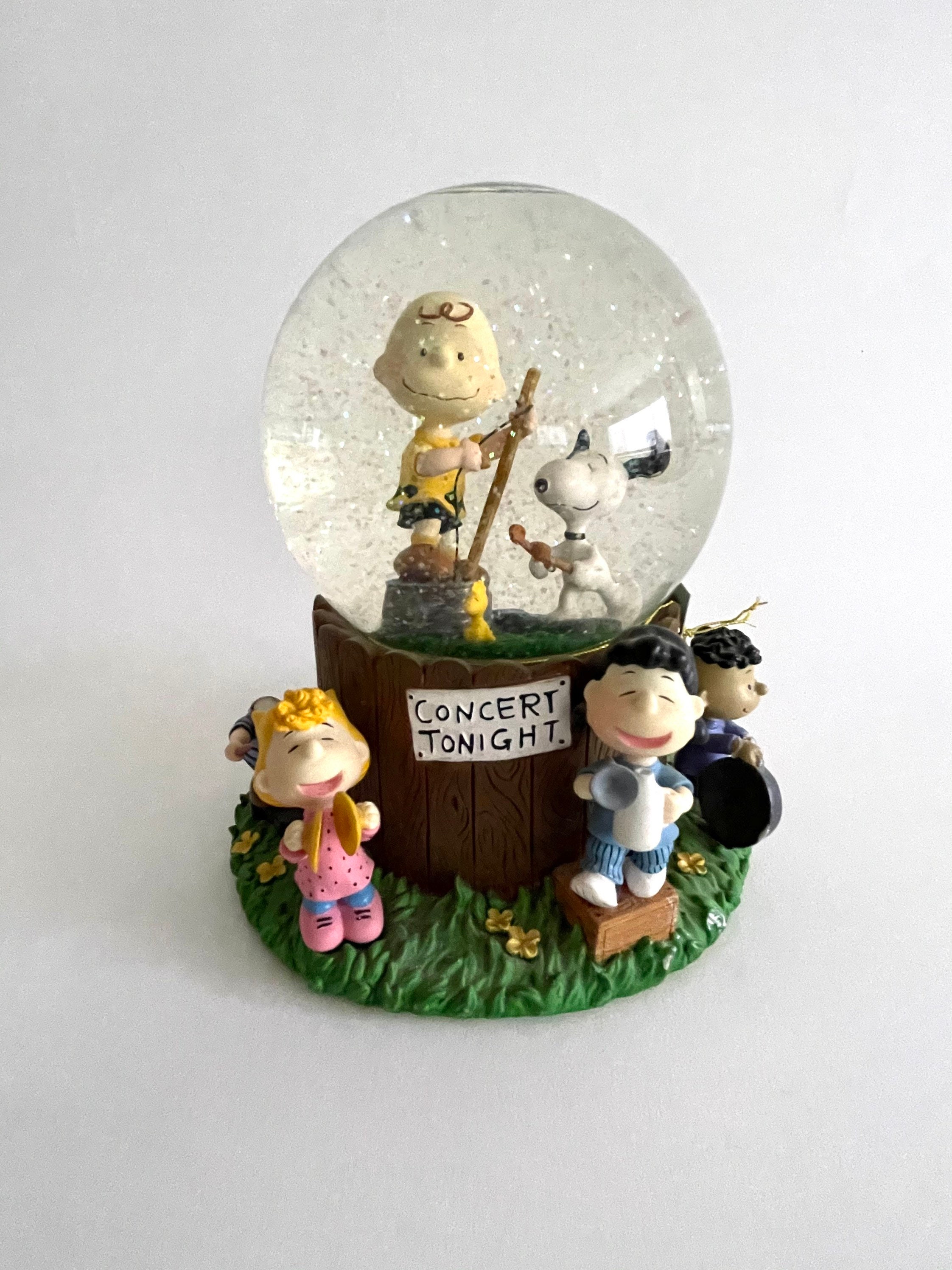 Charlie Brown Snow Globe, in Concert Music Box, Snoopy, Football Toy ...
