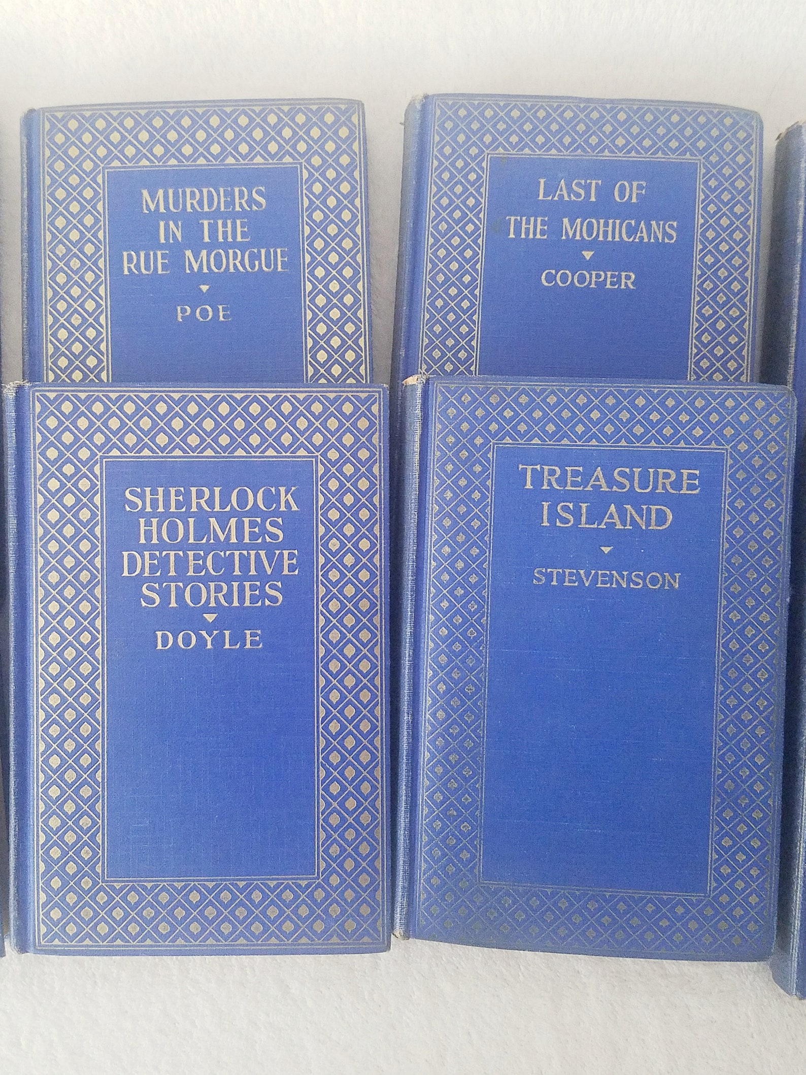 Popular Classics Book Set - 10 Books - Treasure Island, Scarlet Letter ...