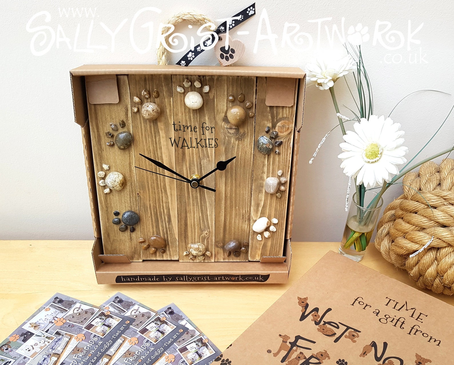 Time for a Gift! Wooden Barnwood-style Clock With Pebble Pawprints ...