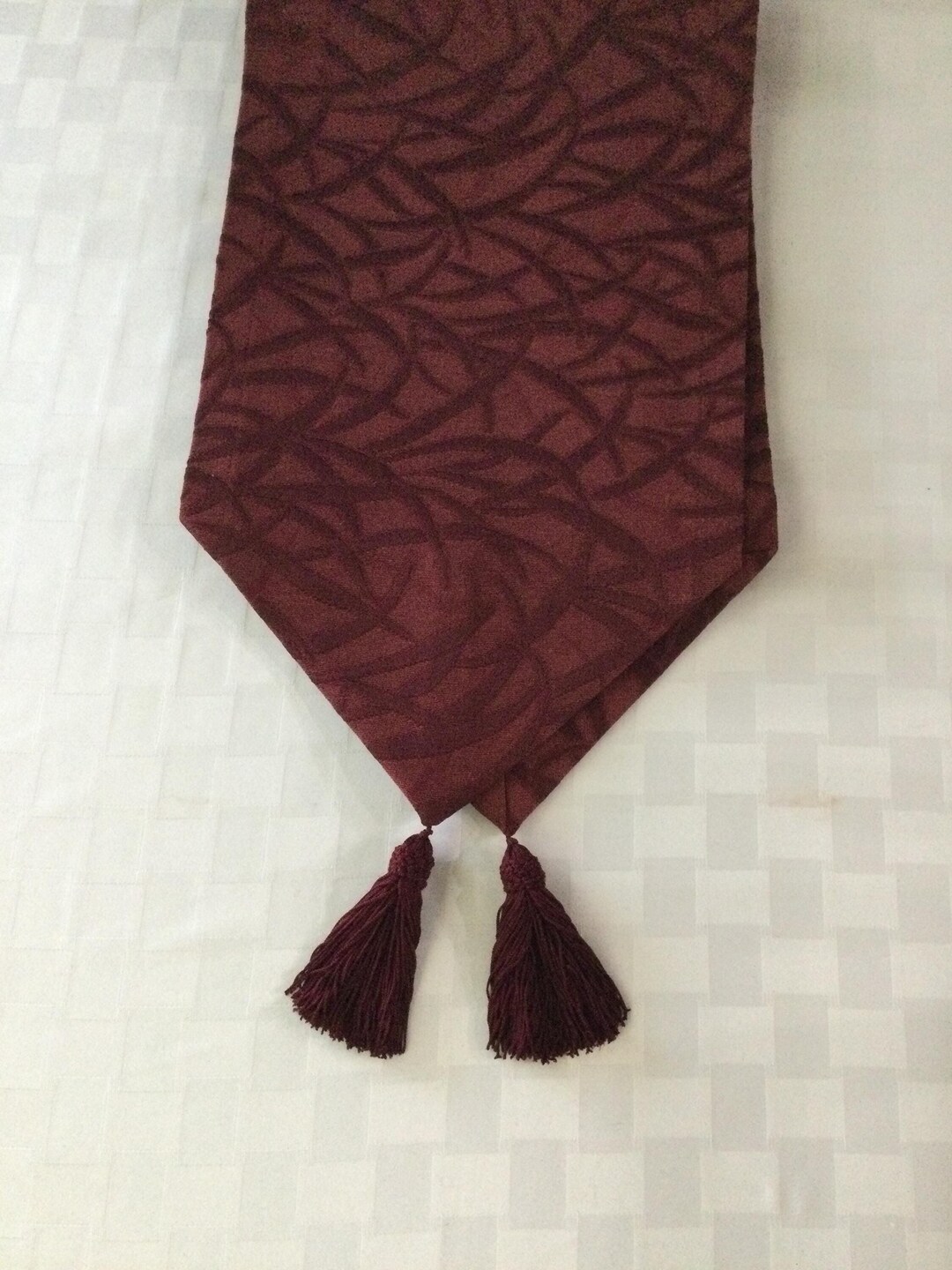 Table Runner in Elegant Burgandy Grasses Motif. Tapestry Burgandy ...