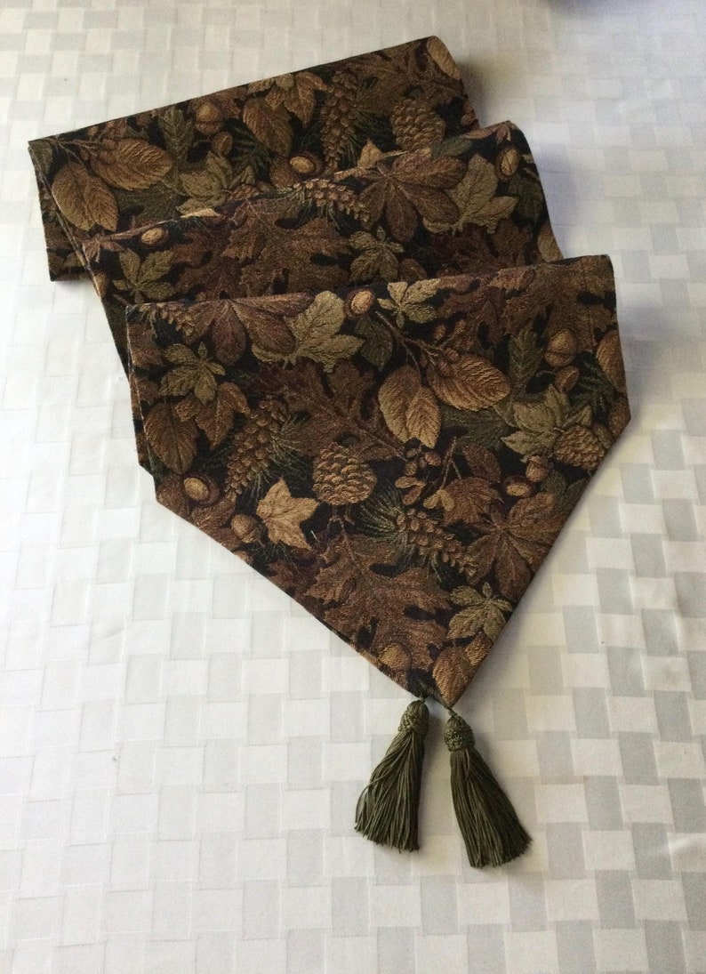 Tapestry Table Runner in Fall Leaves, Thanksgiving, Pinecones, Acorns ...