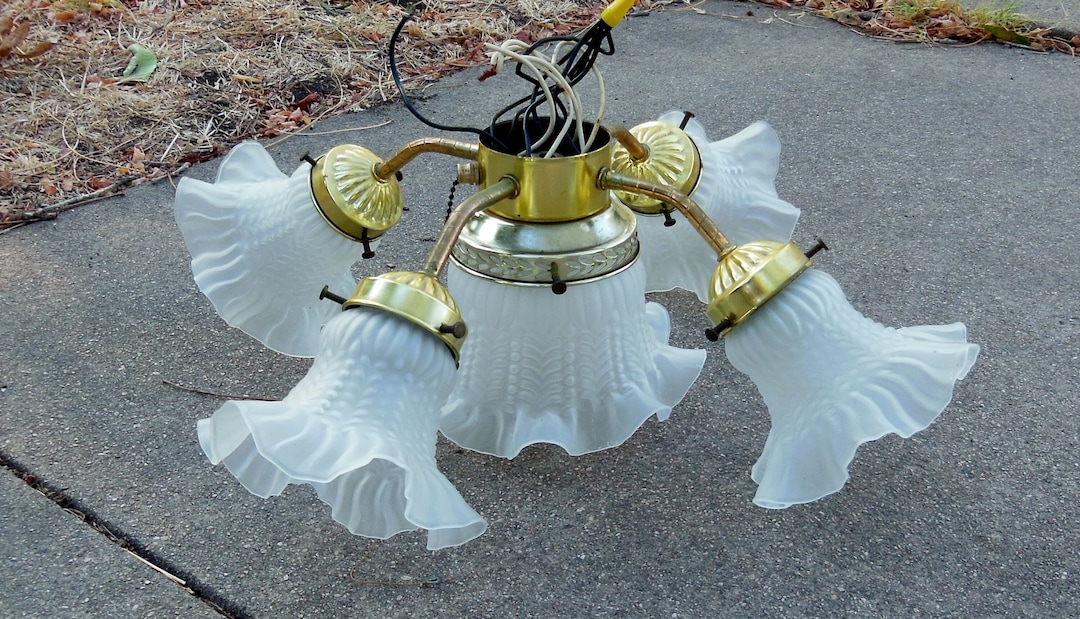 Vintage 1980s Ceiling Light Fixture Brass Ruffled Frosted Glass Shades ...