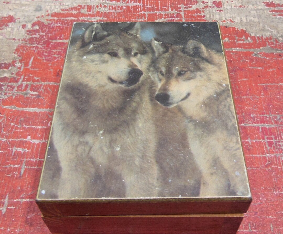 Vintage Cedar Wolf Box - Etsy