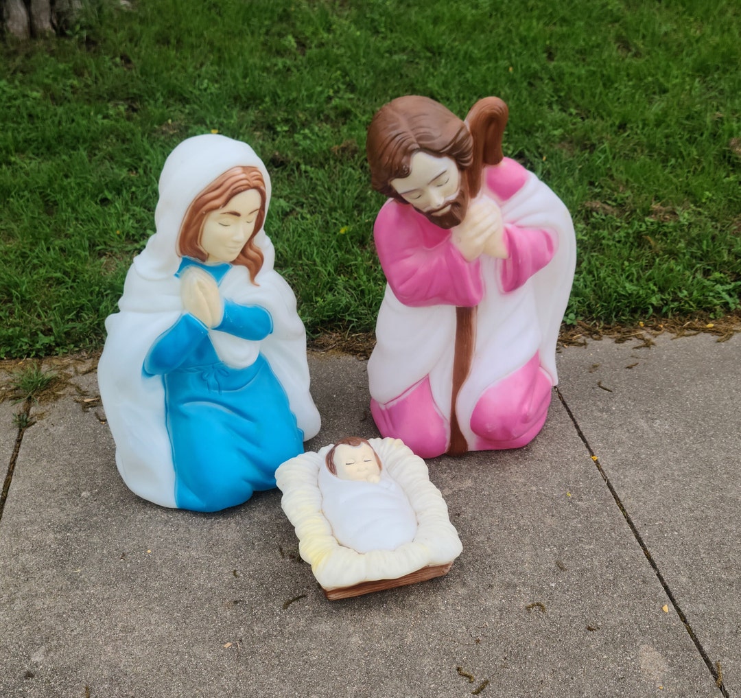 Vintage Christmas Blow Mold Jesus Mary Joseph Baby Jesus Manger Scene ...