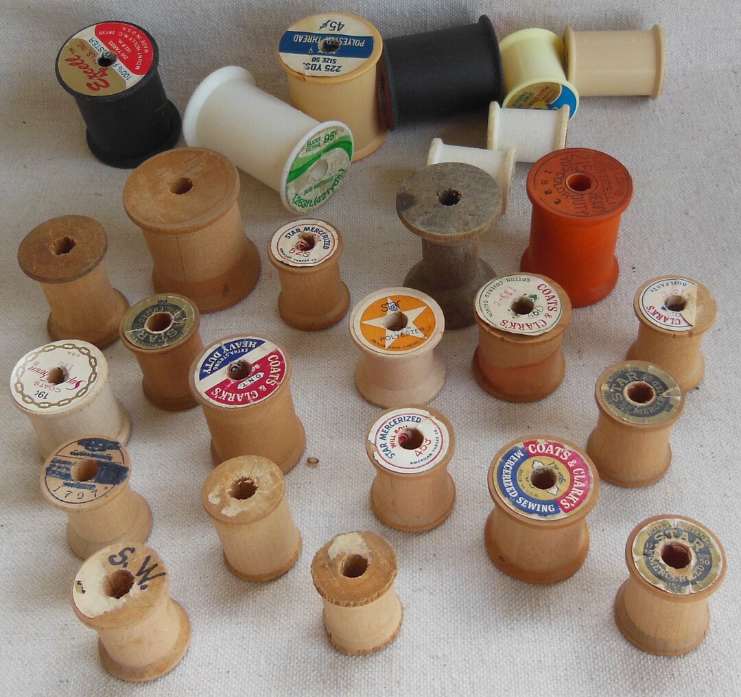 Lot of Vintage 27 Sewing Thread Spools Plastic Wood Wooden Craft ...