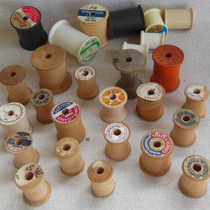 Lot of Vintage 27 Sewing Thread Spools Plastic Wood Wooden Craft ...