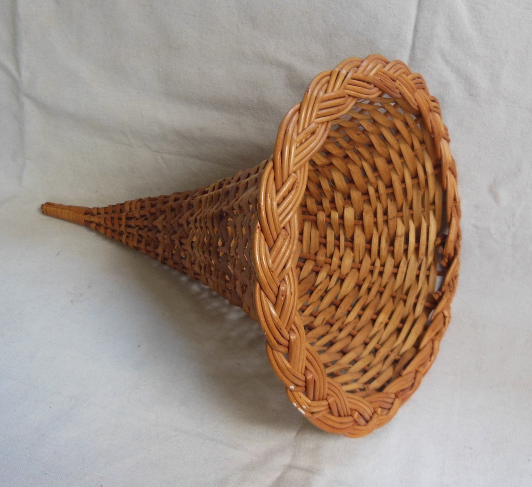 Vintage Wicker Rattan Woven Reed Cornucopia Decorative Wicker Basket ...