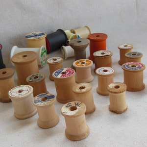 Lot of Vintage 27 Sewing Thread Spools Plastic Wood Wooden Craft ...