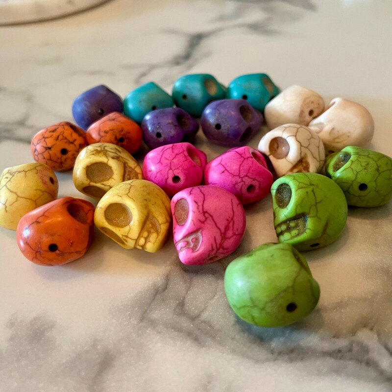 Howlite Skull Beads - Etsy