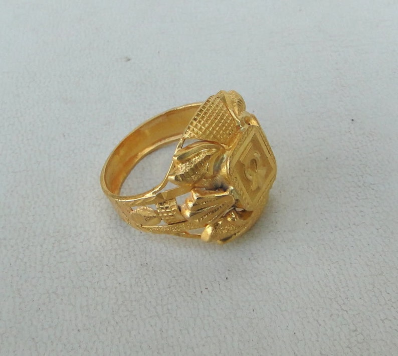 Vintage Antik solide 22 Karat Old Gold Ring aus Rajasthan Indien - Etsy.de