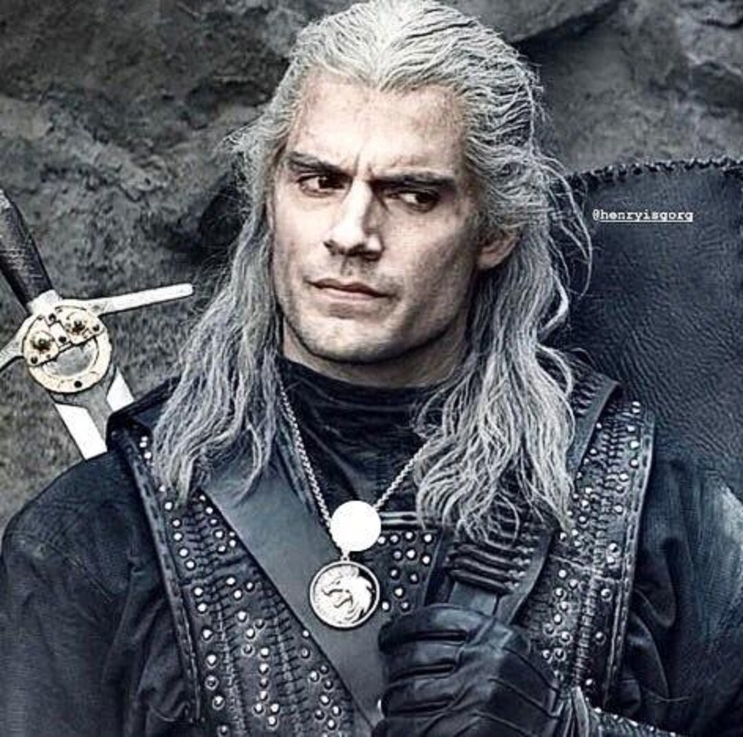 Witcher Cosplay Wig * Long, Gray Wavy Wig * Ready to Ship * - Etsy