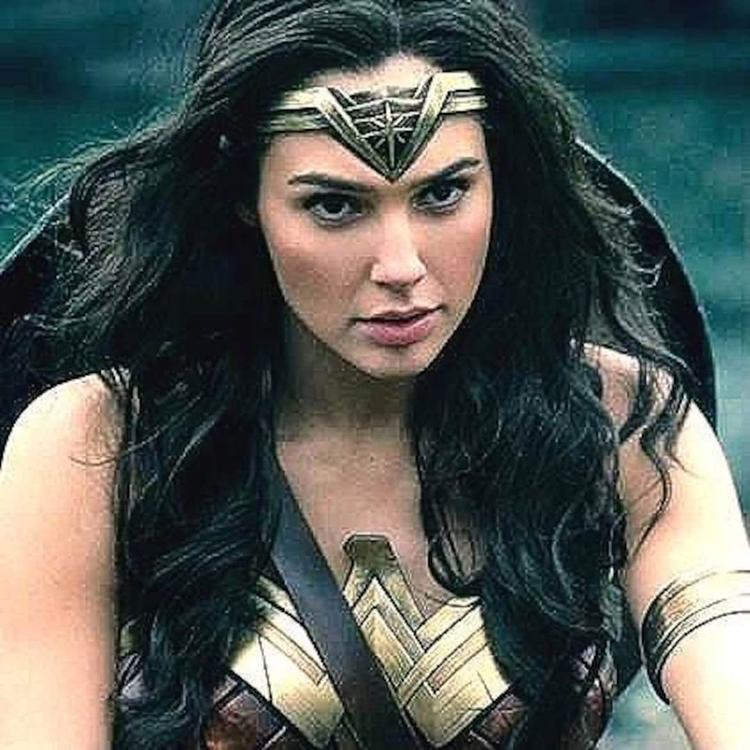 WONDER WOMAN Cosplay Wig * Beautiful Long, Black, Wavy Wig That Feels ...