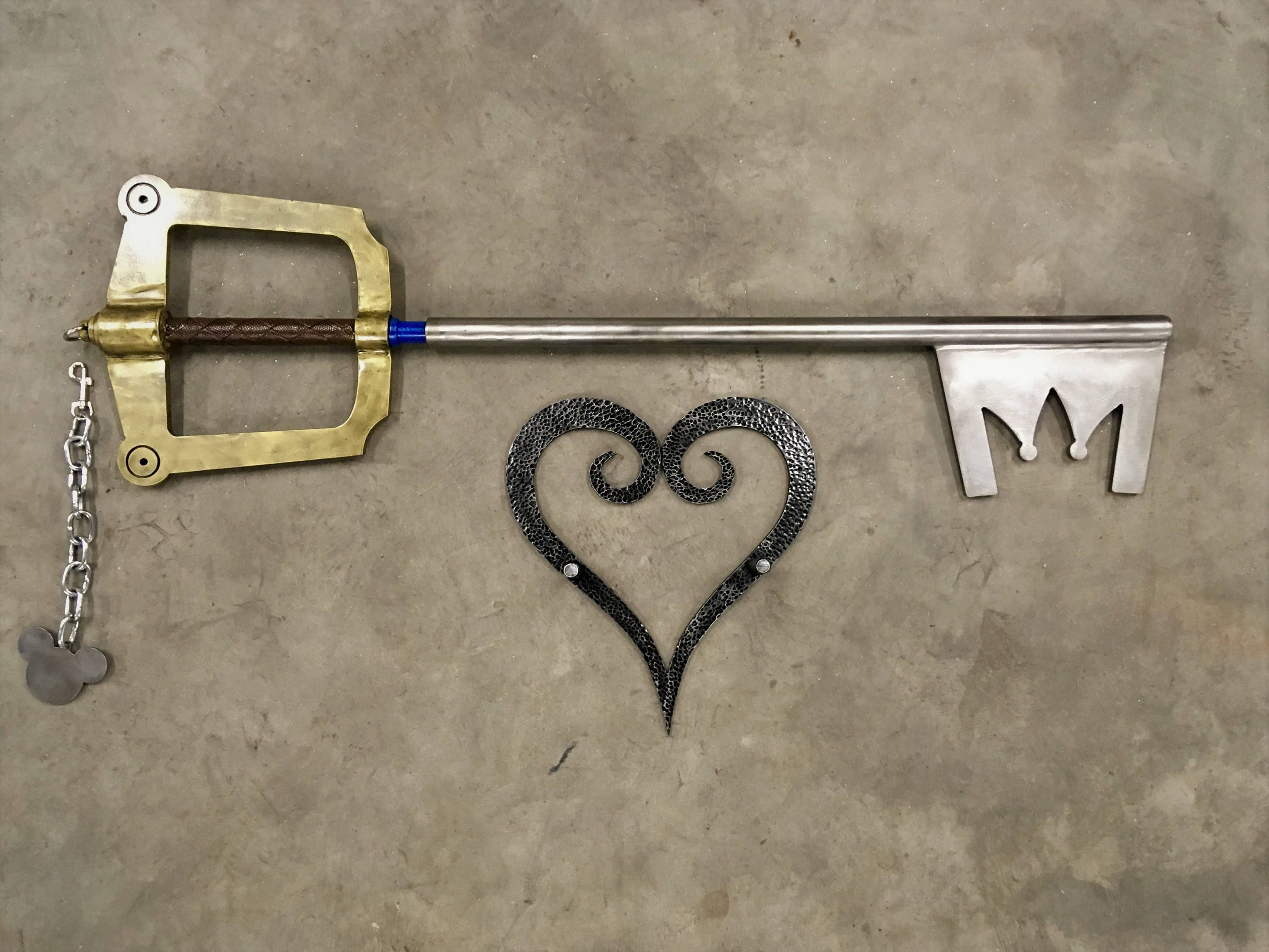 Keyblade Heart Mount | Etsy