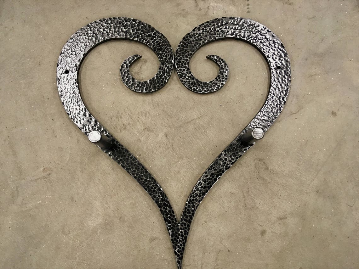 Keyblade Heart Mount - Etsy