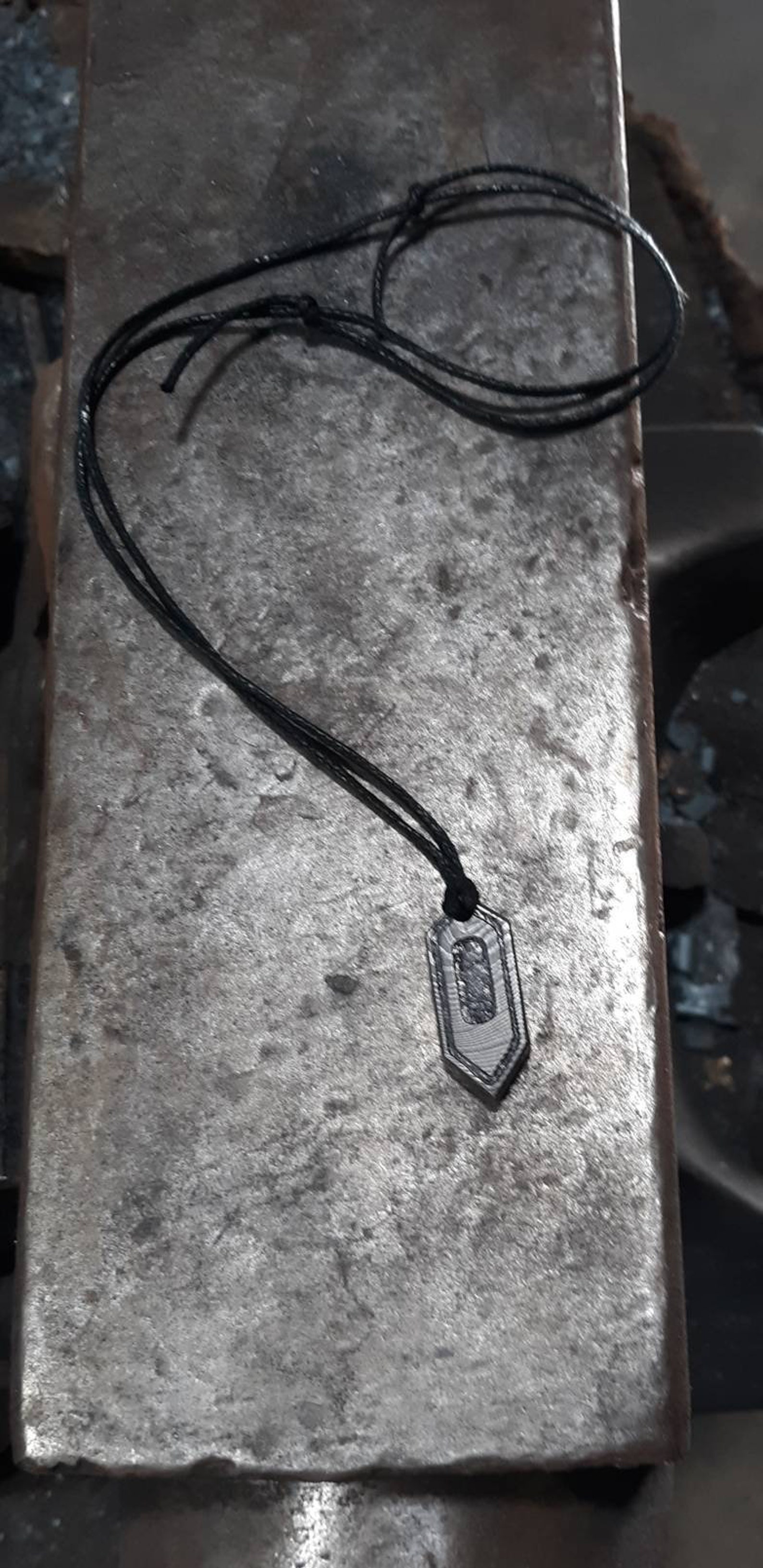 Madalorian Beskar Steel Iron Heart Pendant - Etsy Australia