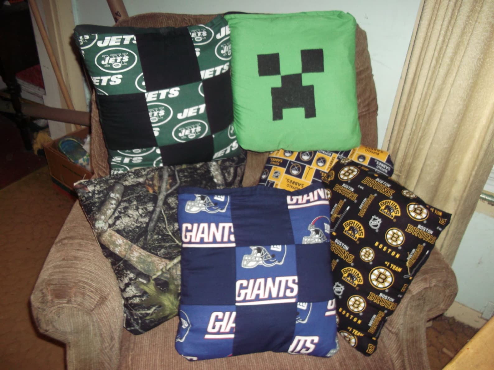 Pillow Quilt NFL New York Jets 44 in X 56 in Lap Quilt That Folds Into ...