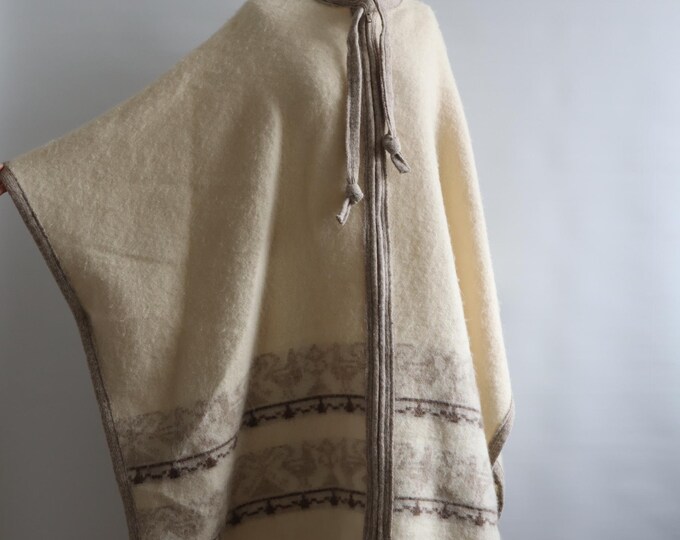Icelandic Wool Women's Cape White Beige Light Zipper Alafoss Icewool - Etsy