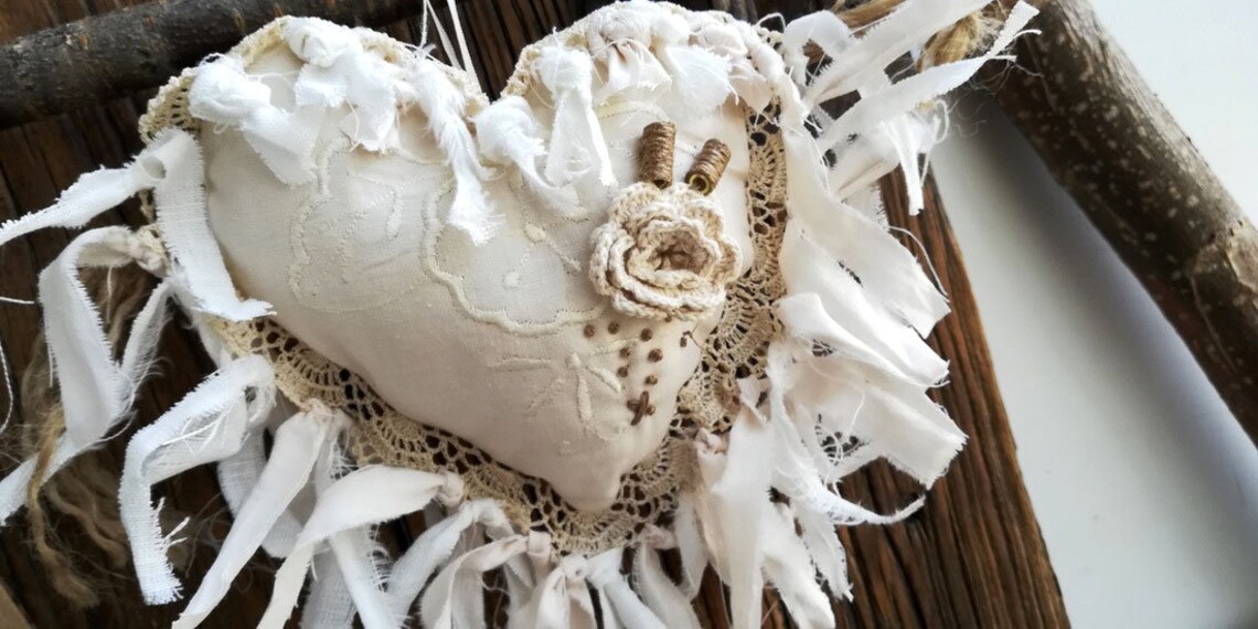 Tattered Rag Heart. Rustic Wedding Prop.vintage Shabby - Etsy