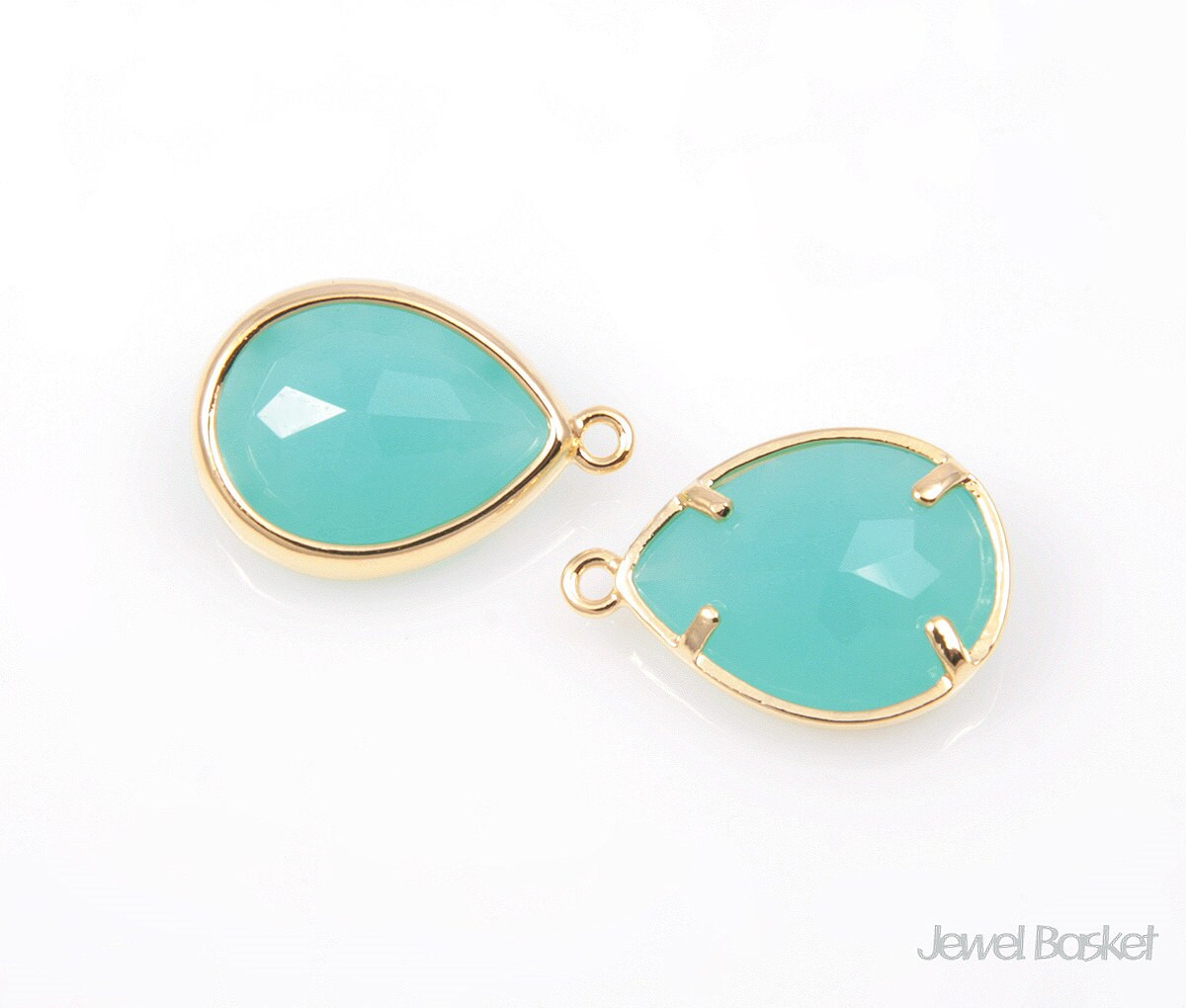 Mint Color Glass and Gold Framed Teardrop Pendent / 10.5mm X 16mm ...