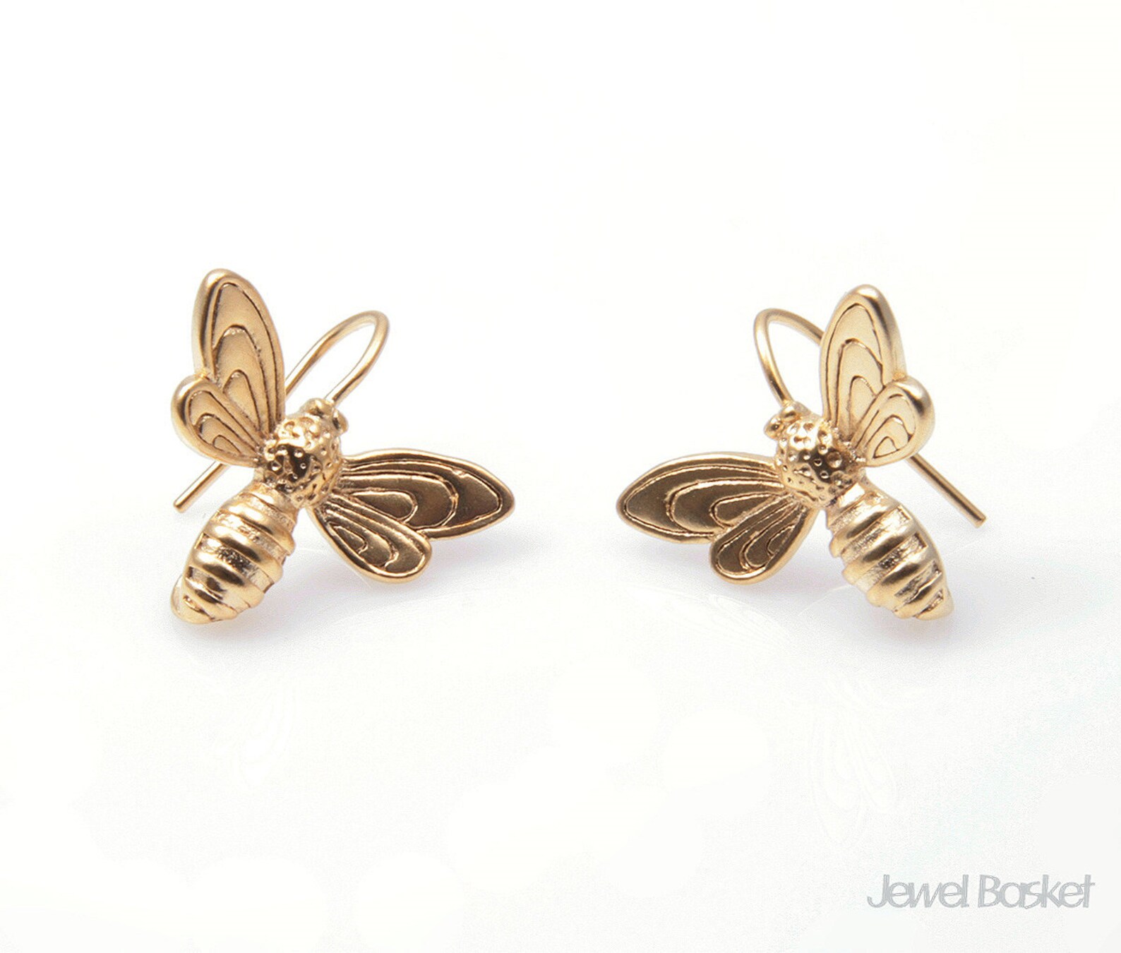 Honey Bee Ear Hook in Matte Gold / 13mm X 18mm / BMG142-E (2pcs) - Etsy ...