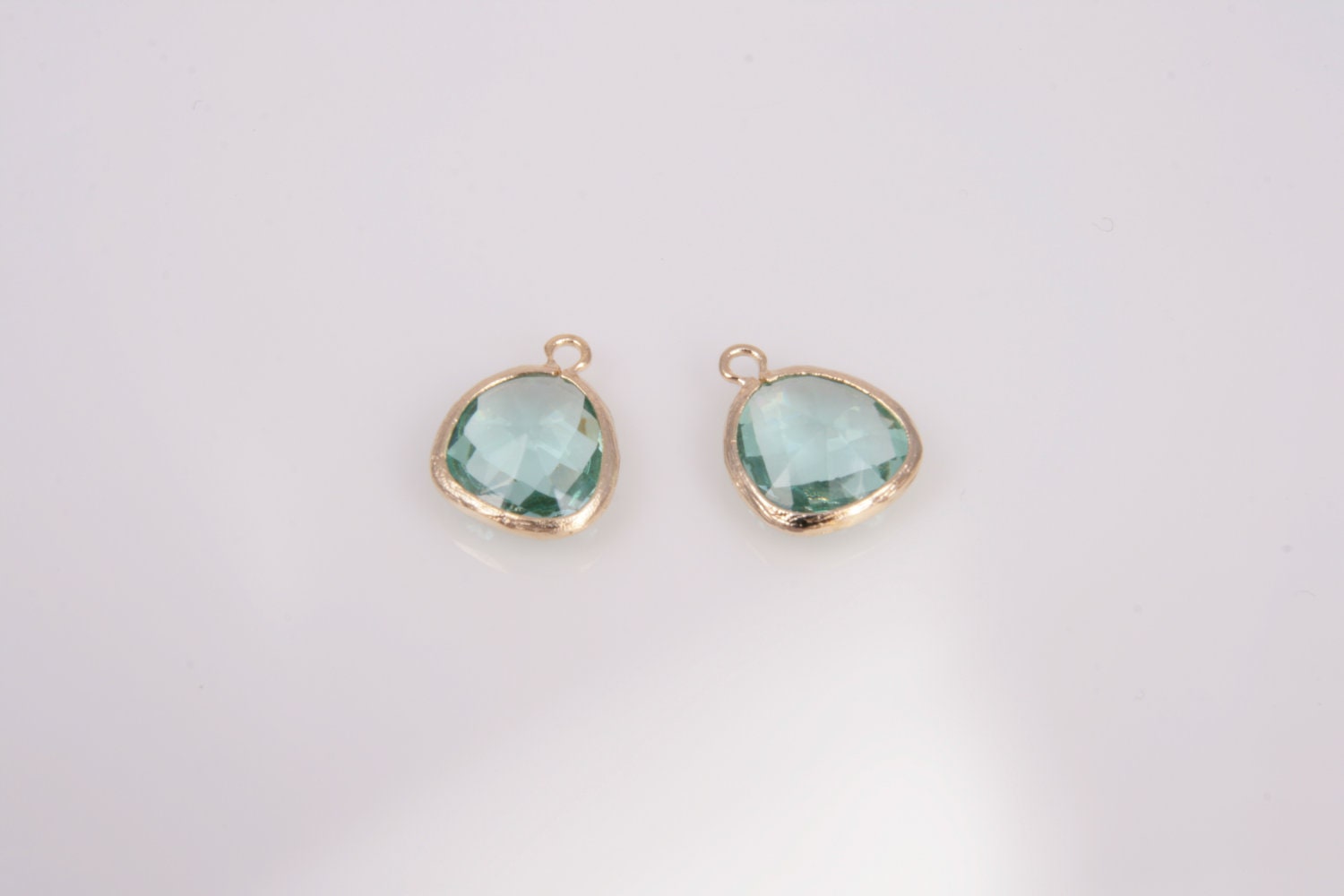 2pcs - Erinite Color and Gold Framed Glass Pendent / Erinite / 16k Gold ...