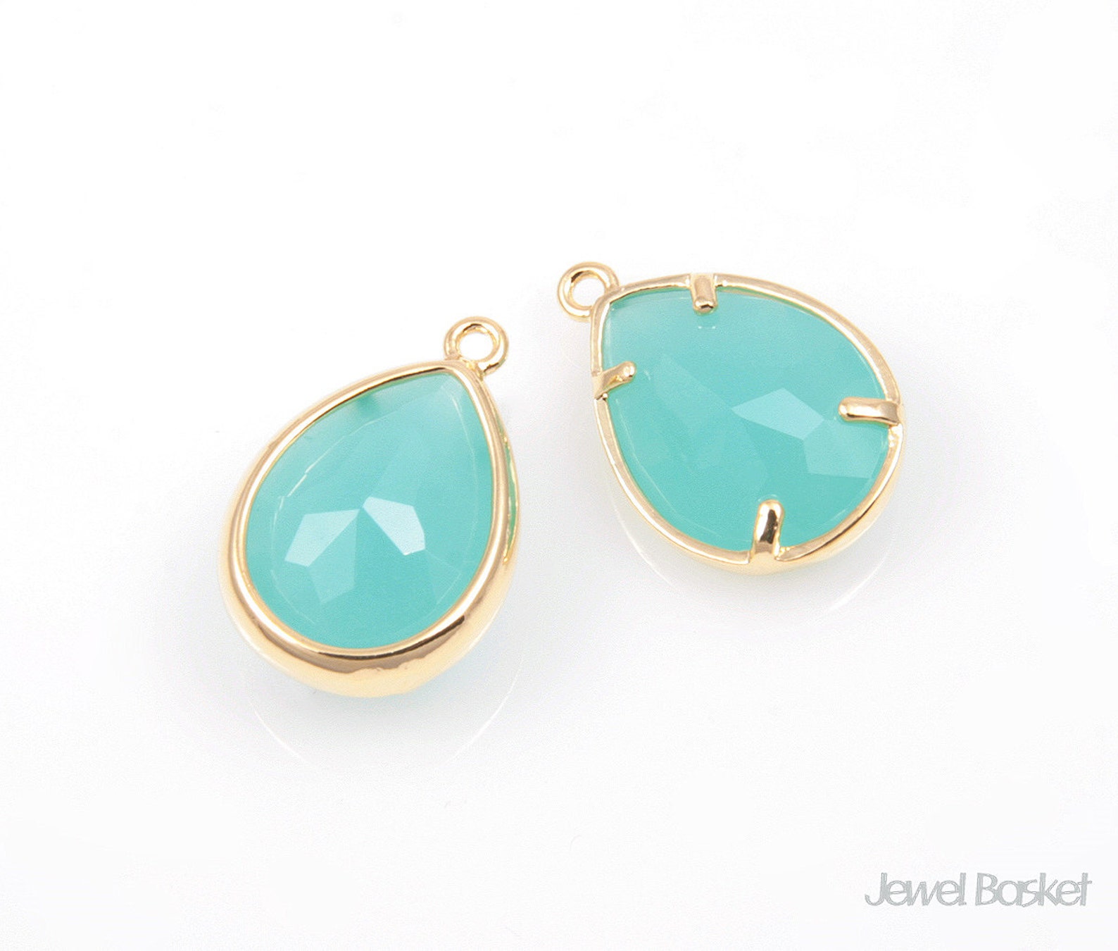 Mint Color Glass and Gold Framed Teardrop Pendent / 10.5mm X 16mm ...