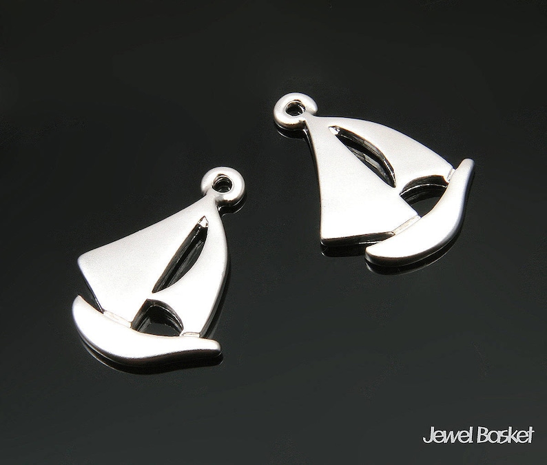 Sailboat Pendant in Matte Gold - 4 Pieces of Sailing Boat Pendants / 15 ...