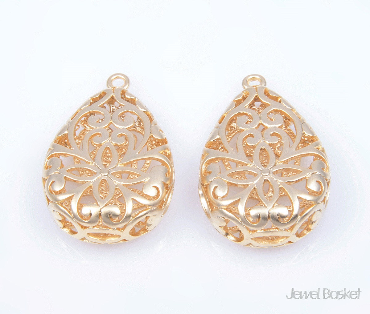 Gothic Filigree Drop Pendant in Gold / 17.5mm X 26mm / BMG100-P (2pcs ...