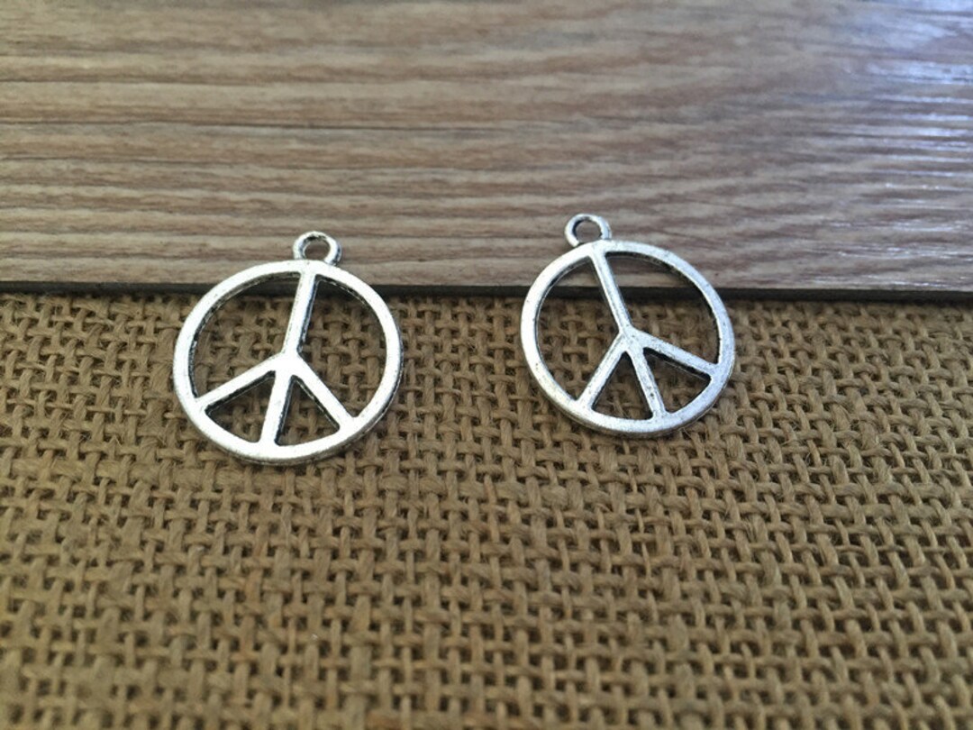 10pieces 21*26mm Peace Symbol Charm - Antique Silver Charm Pendant ...