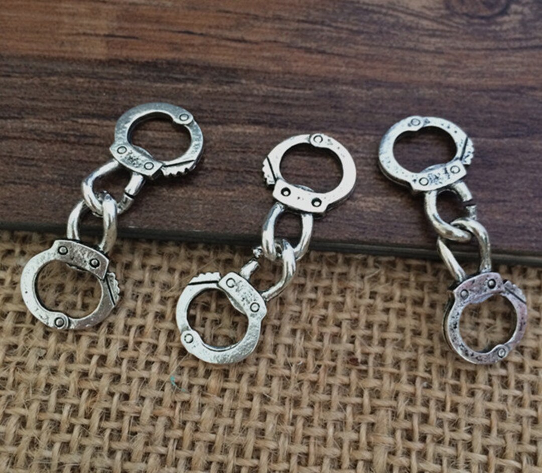 30pcs 33x11mm Handcuffs Charm Pendant Antique Silver Charm Pendant ...