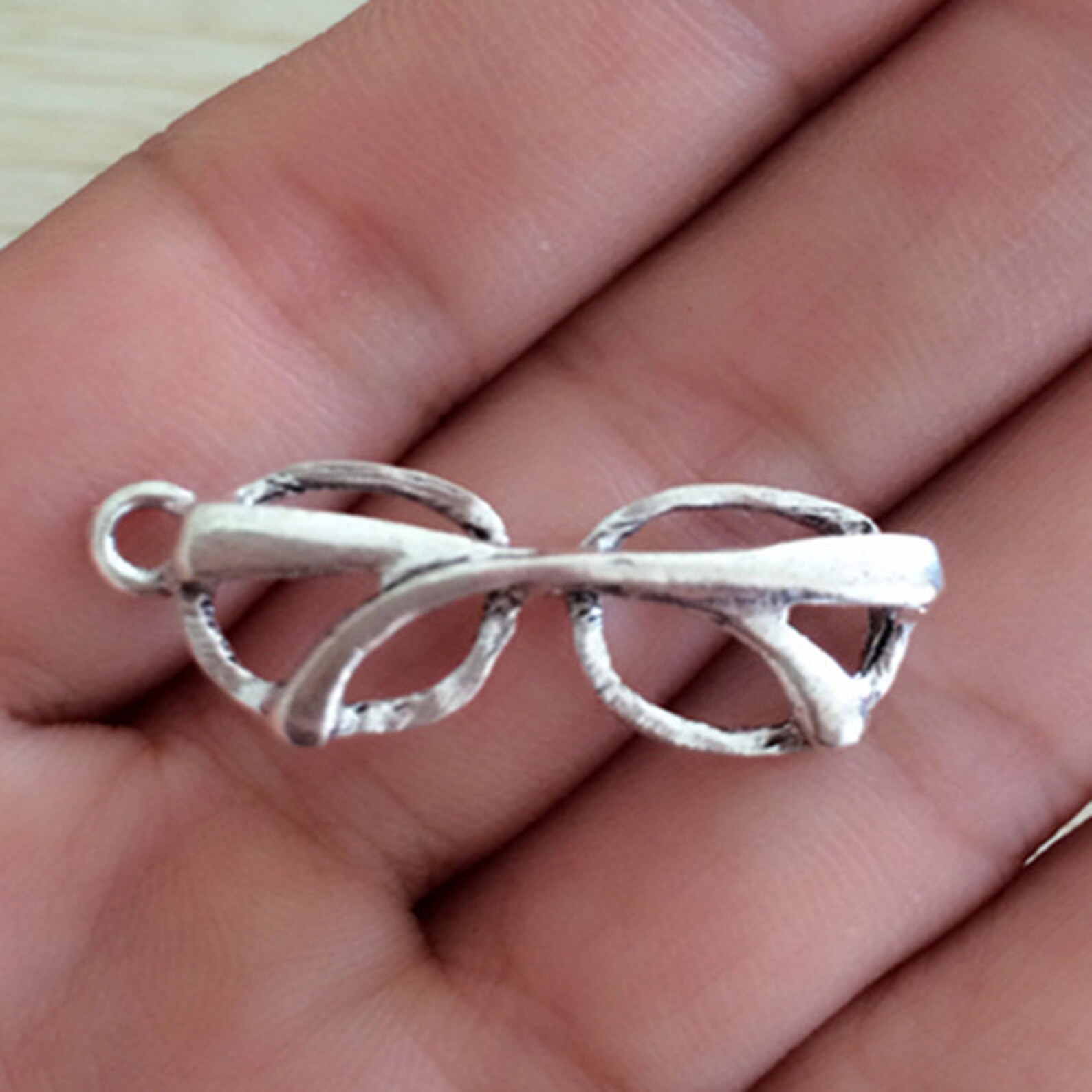 20pieces 32x11mm 3D Eyeglass Charm - Antique Silver Charm Pendant ...