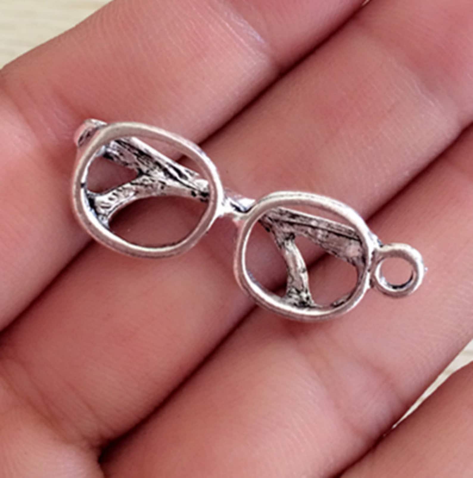 20pieces 32x11mm 3D Eyeglass Charm - Antique Silver Charm Pendant ...