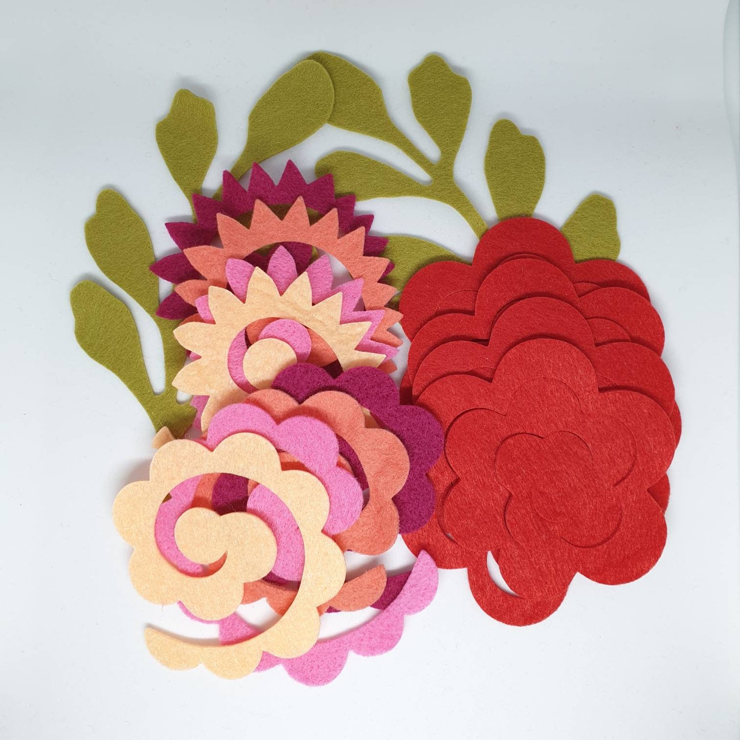 Red & Peach Felt Flower Kit Felt 3D Roll up Flowers Die Cut | Etsy UK