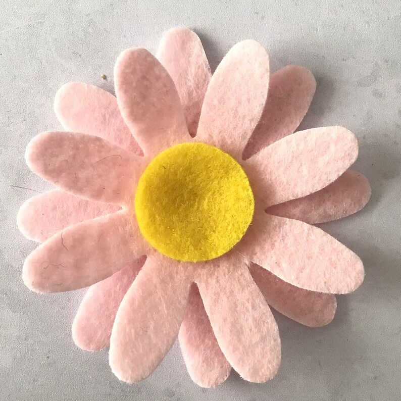 Pink Daisy Flowers LARGE Die Cut Felt Daisies Champagne - Etsy UK