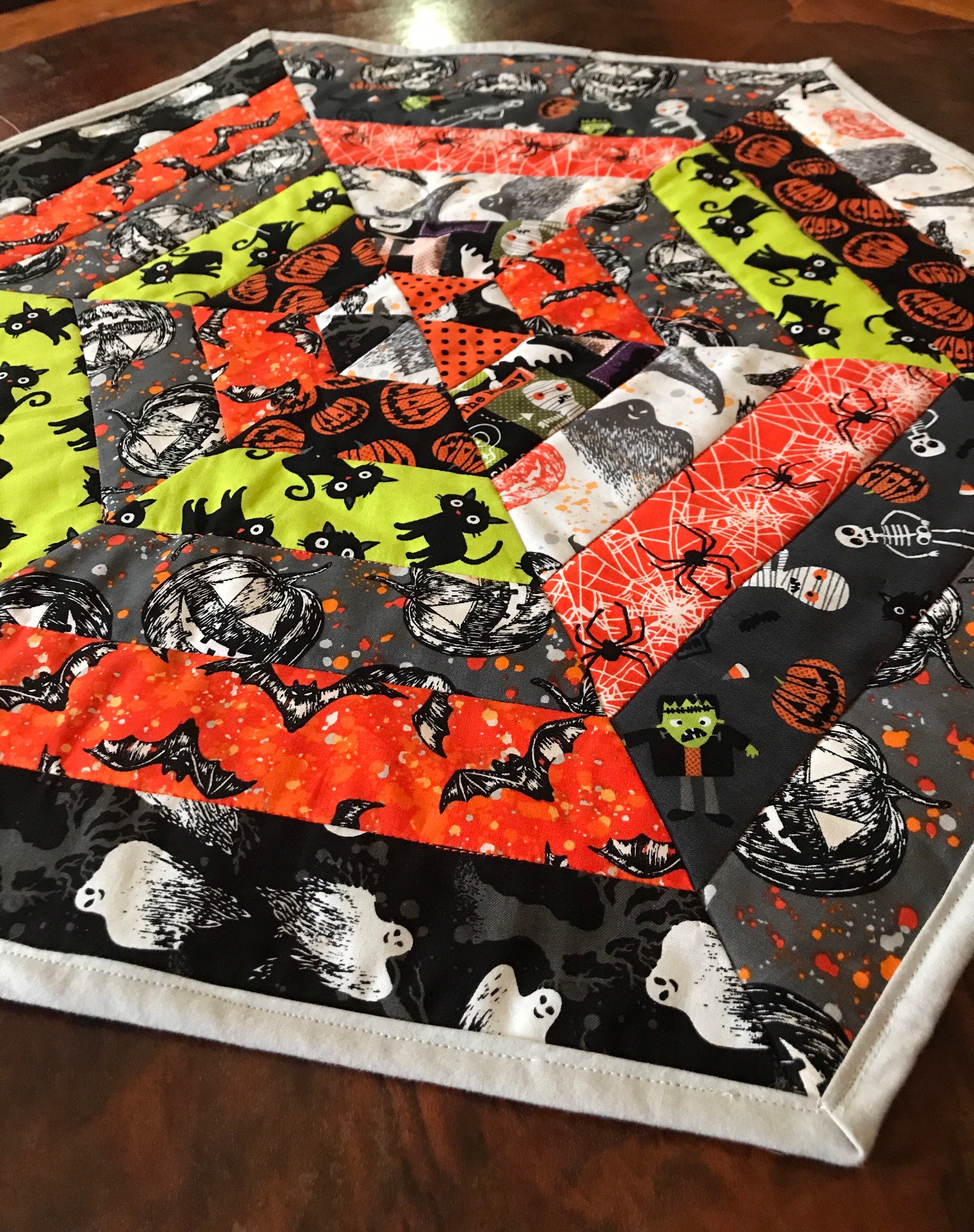 Hexagonal Quilted Halloween Table Topper, Table Runner, Centerpiece ...