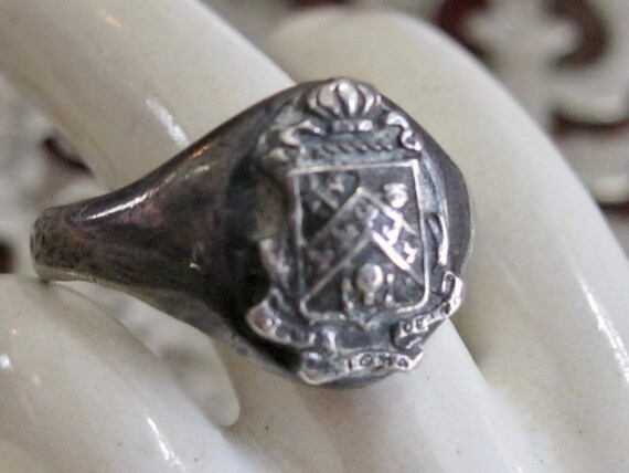 Antique College Fraternity Ring - Delta Sigma Delta -… - Gem