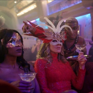 Hurley - Royal Opulence Feather Mask - Etsy