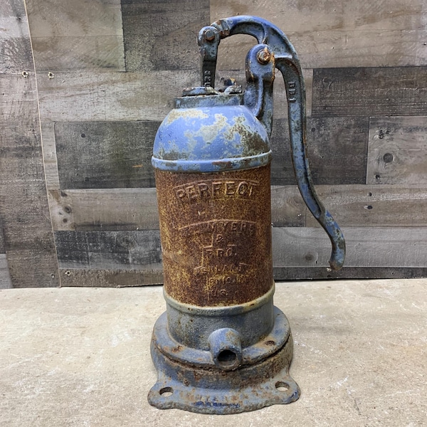 Antique Hand Water Pump - Etsy
