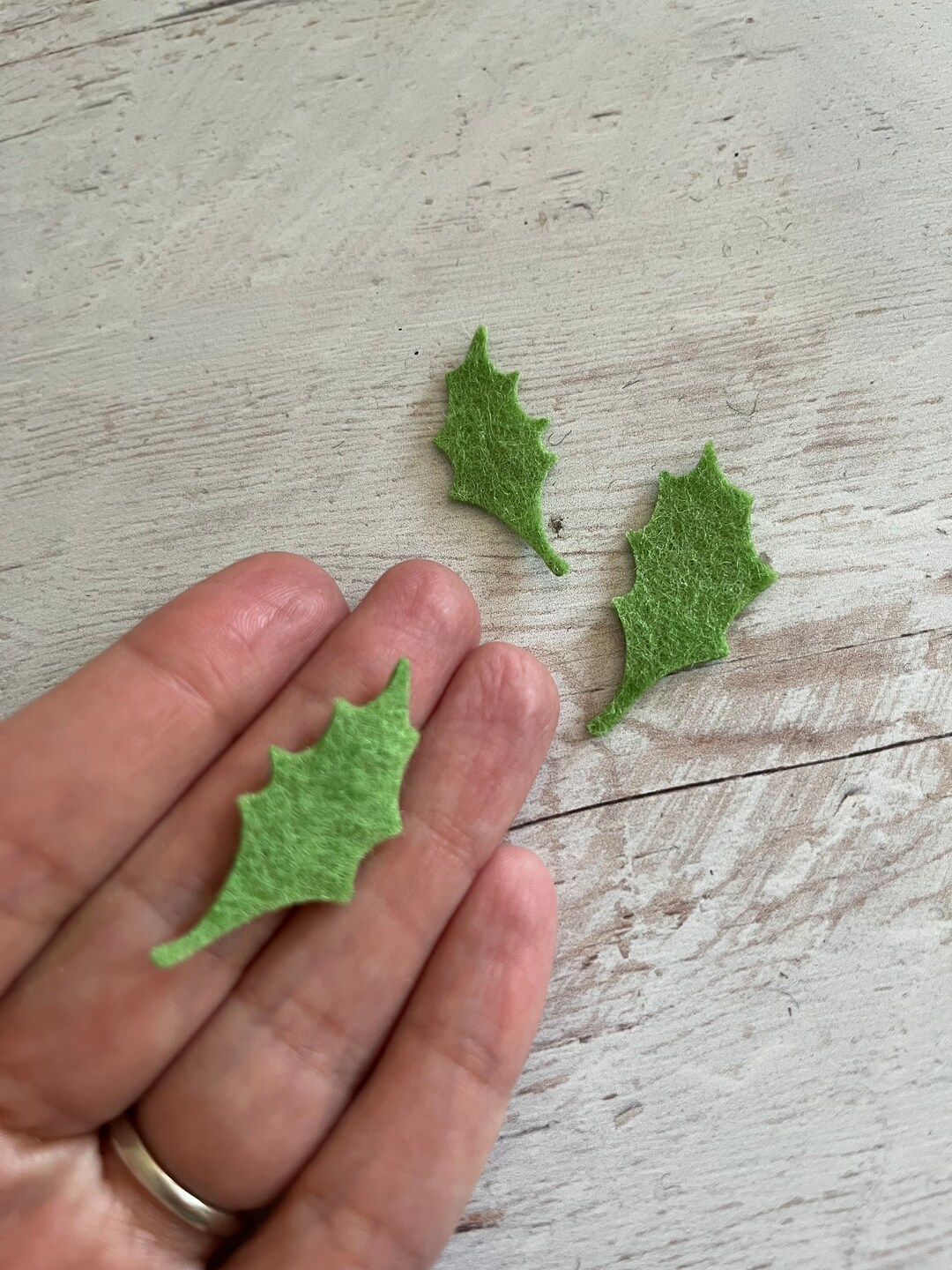 Holly Leaf Die-cut Pack, Tiny Felt Winter Leaves Mix, Wool Craft ...