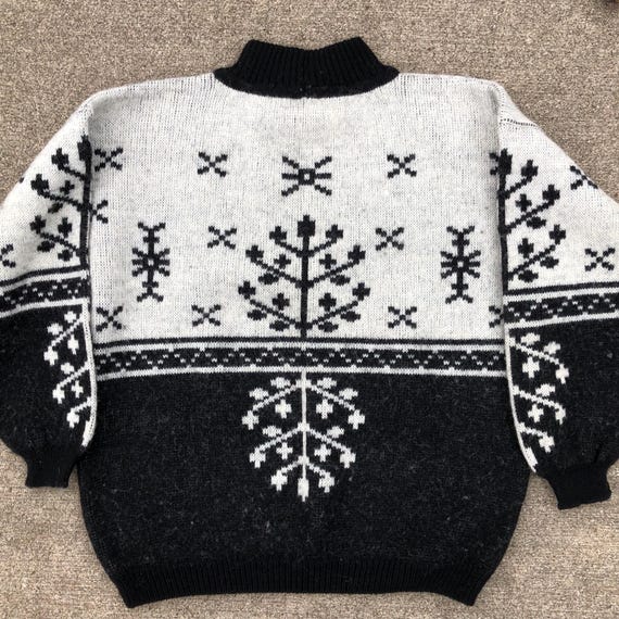 vintage black and white mockneck snowflake sweater fr… - Gem