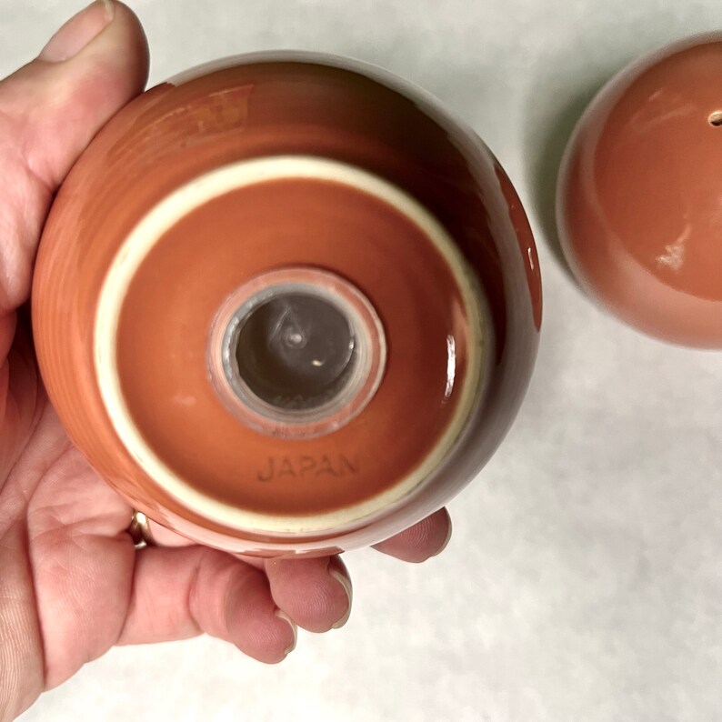 Vintage Eighties Deco Salt and Pepper Shakers // Novelty Spheres Salmon ...