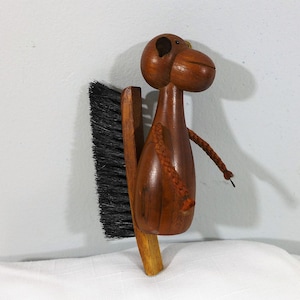 Vintage Teak Squirrel Brush Mid Century Modern Wood Figure Clothes Shoe ...