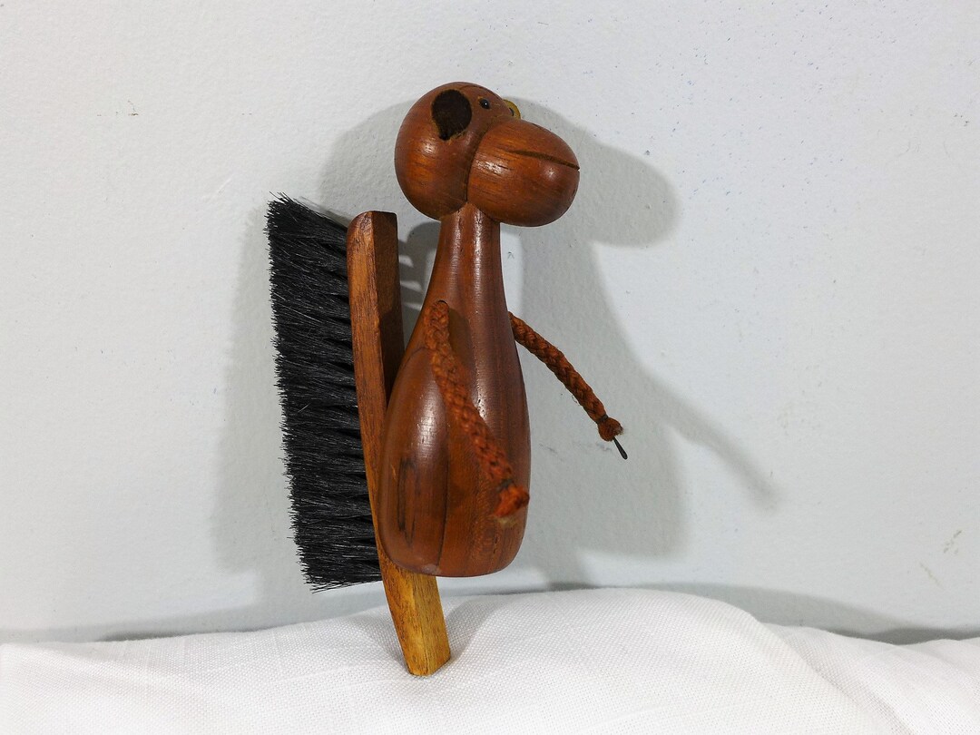 Vintage Teak Squirrel Brush Mid Century Modern Wood Figure Clothes Shoe ...