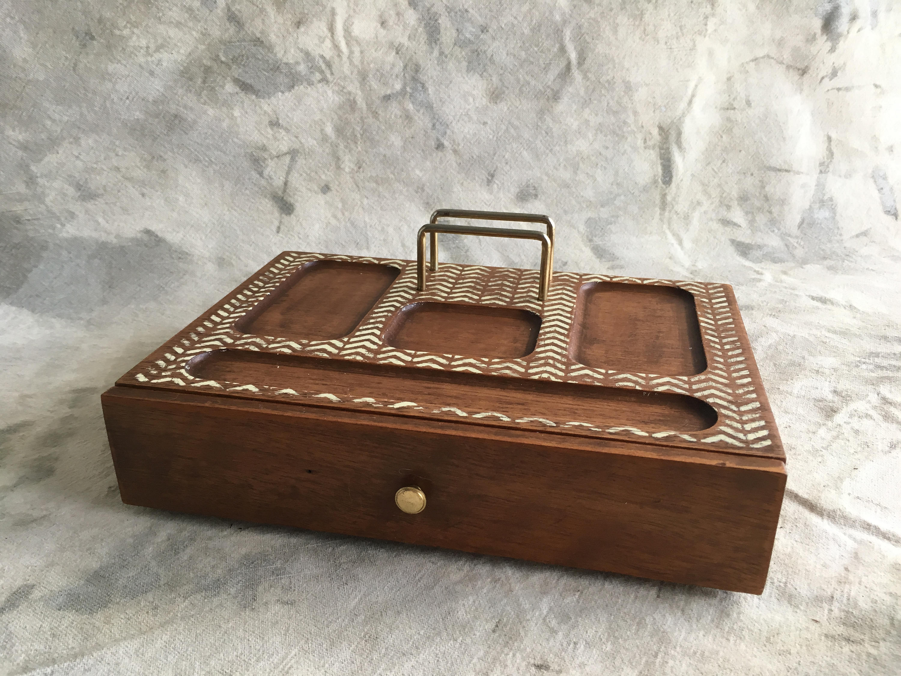 Vintage Desk Vallet (re)designed in Chevrons - Etsy