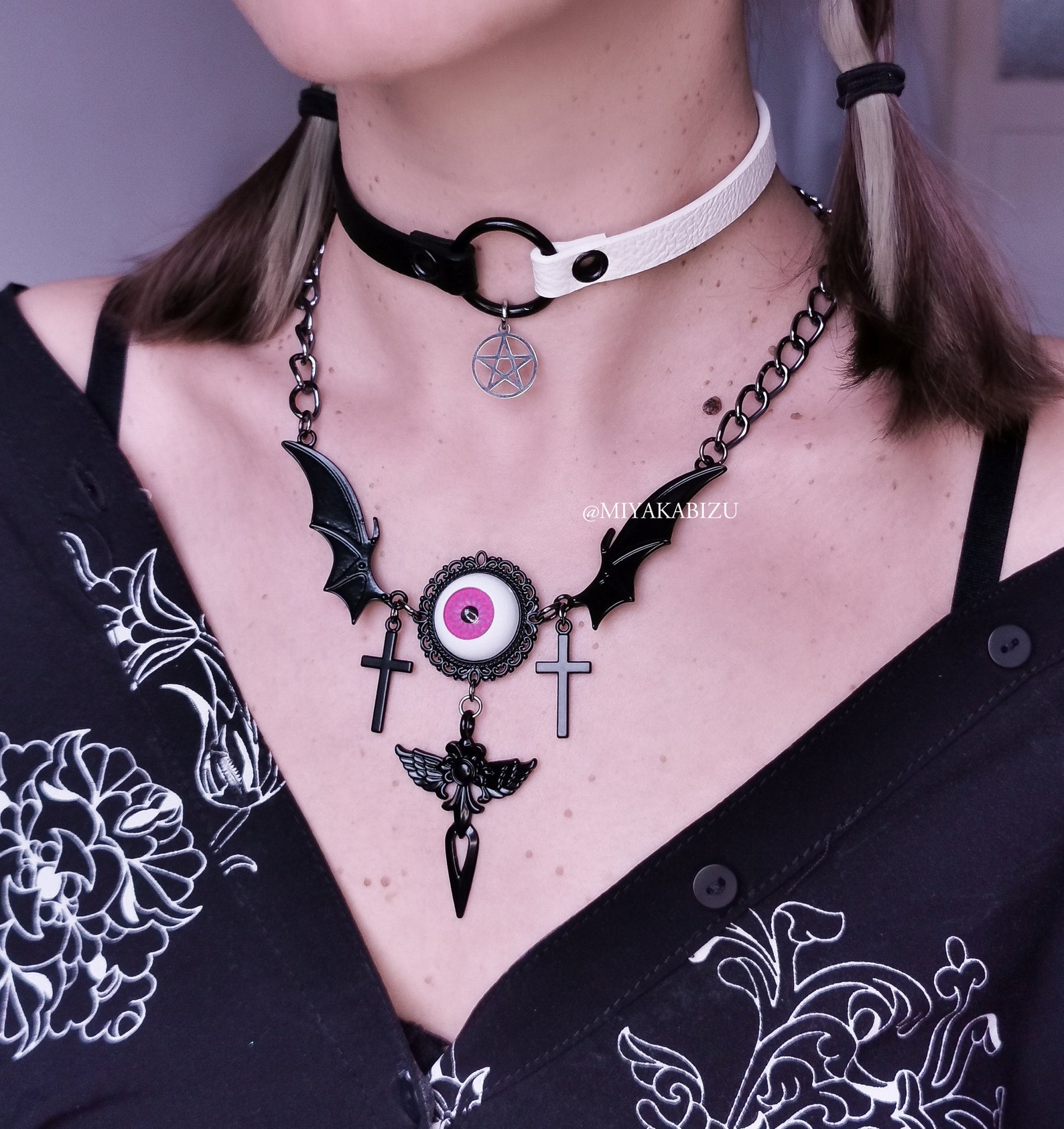 EYES Pastel Goth Halloween Necklace With Bat Wings Cross O-ring ...