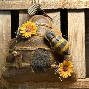 Primitive Bee - Etsy
