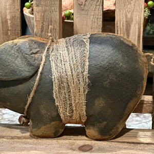 Primitive Pig Leaner/ Ornie/bowl Filler - Etsy